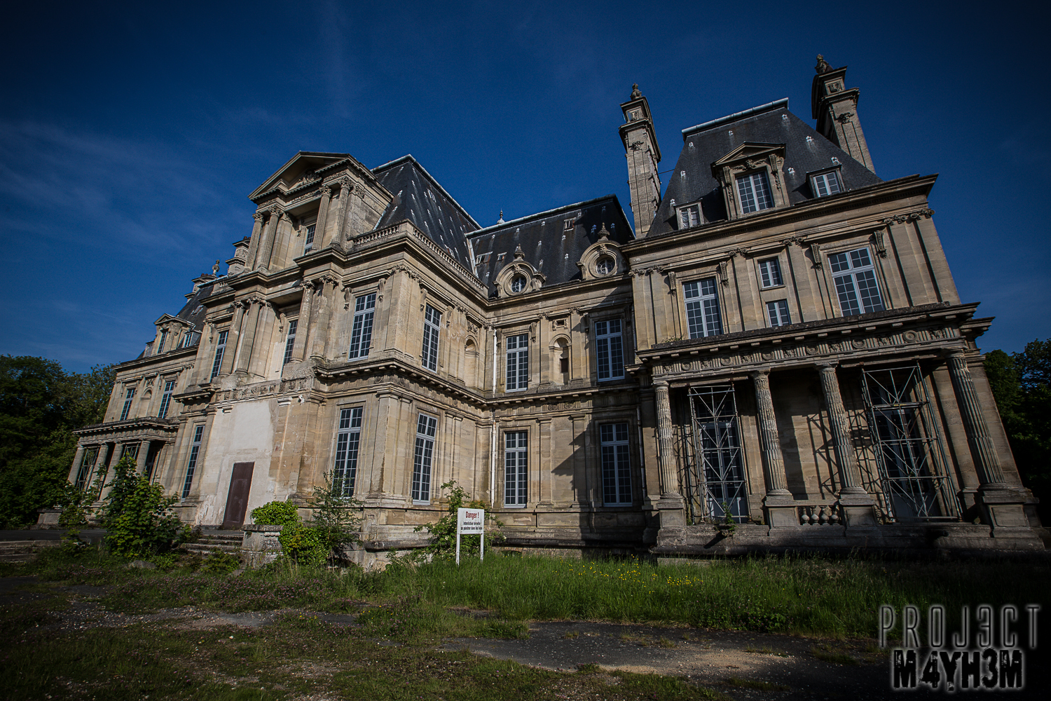 Urbex: Château de Carnelle, Somewhere, France - May 2014