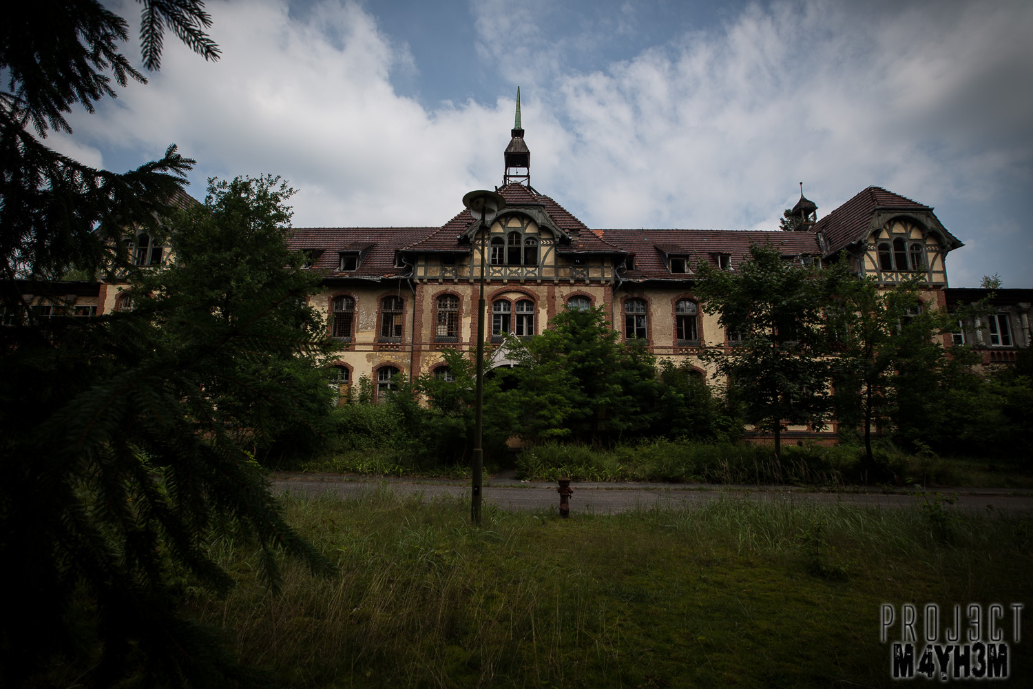 Urbex: Beelitz-Heilstätten aka Beelitz Hospital, Part 1: Women's ...